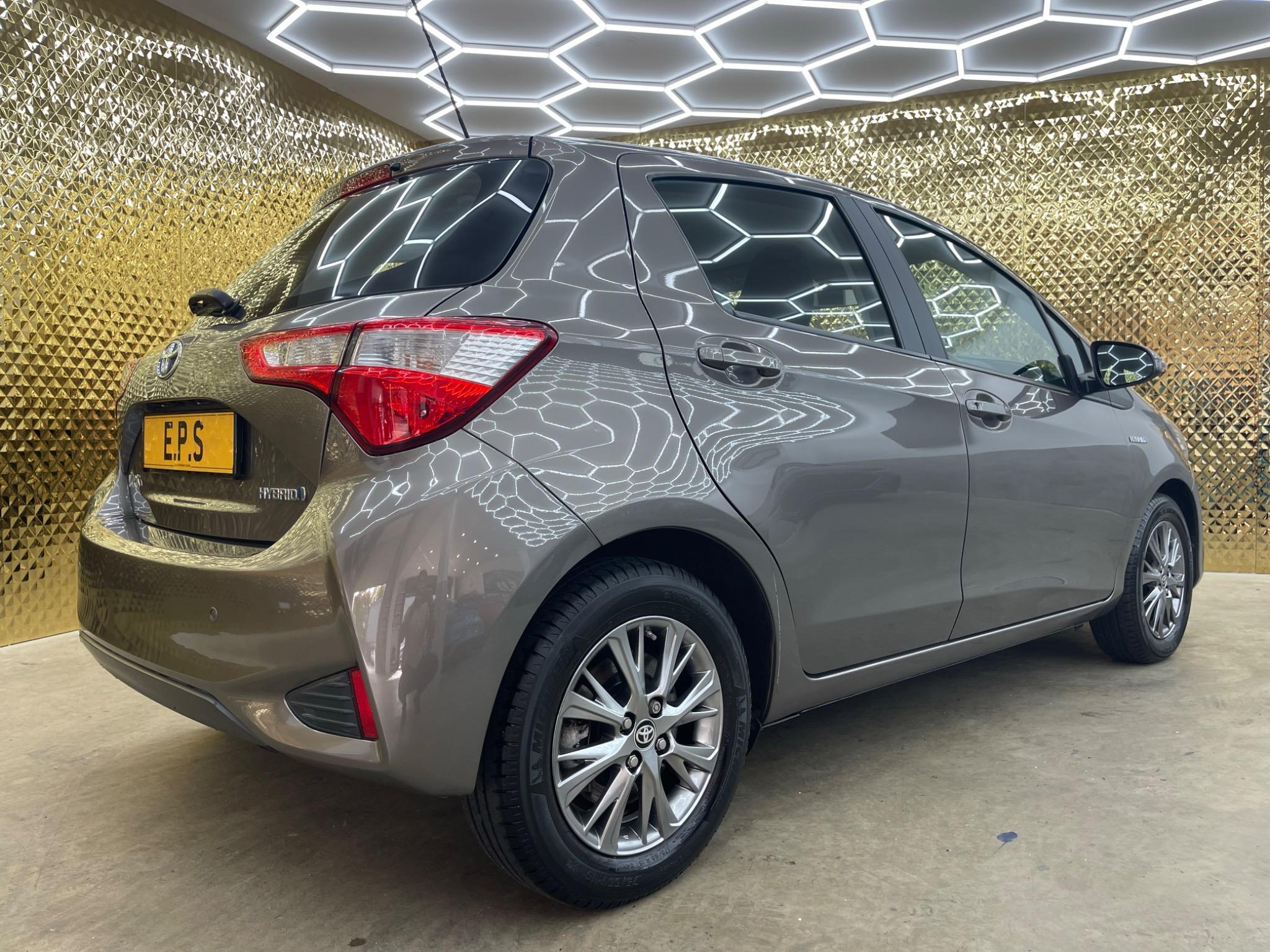 TOYOTA YARIS ICON VVT-I HEV CVT